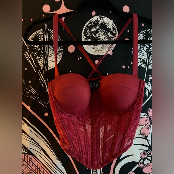 Windsor | Tops | Red Windsor Corset Top | Poshmark
